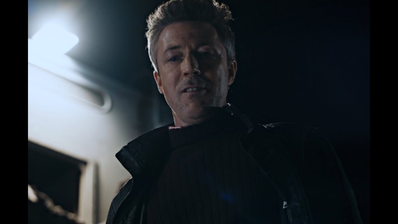 Aidan Gillen aka Janson from Maze Runner // Écoute Chérie - YouTube