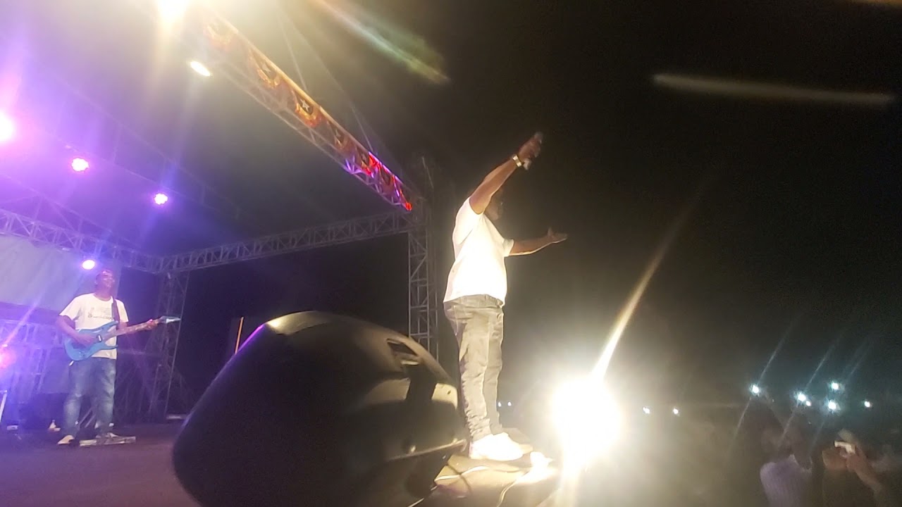 ABITO GAMA_TAKA FALTA_KONSERTU IHA DARSULA BAUCAU - YouTube