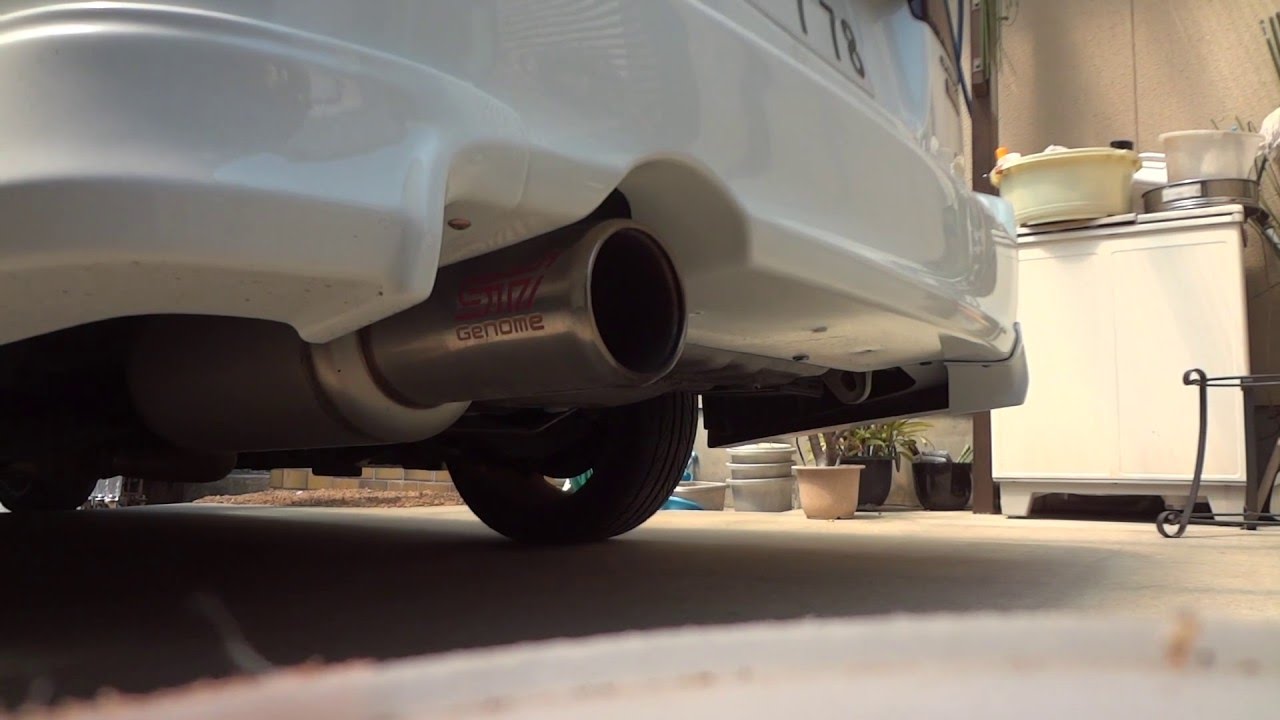 BH5 LEGACY STi Genomeマフラー軽く空吹かし音 - YouTube