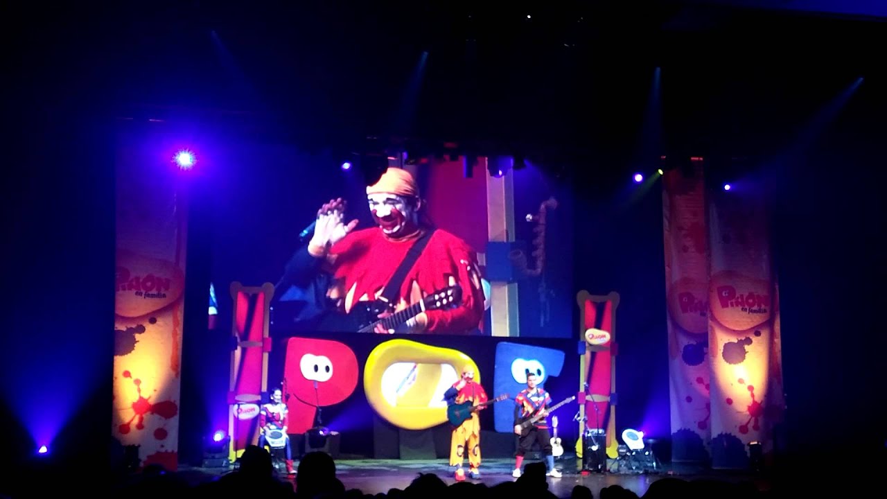 Coranzonci tom tom - Piñón Fijo - Teatro Metropolitan - YouTube