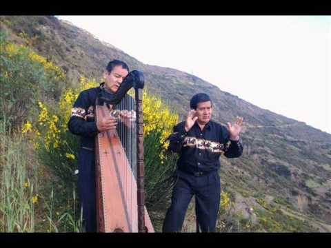 ROSA EN CAPULLO - LUCIO Y TOMAS PACHECO - AUDIO 1974 - YouTube