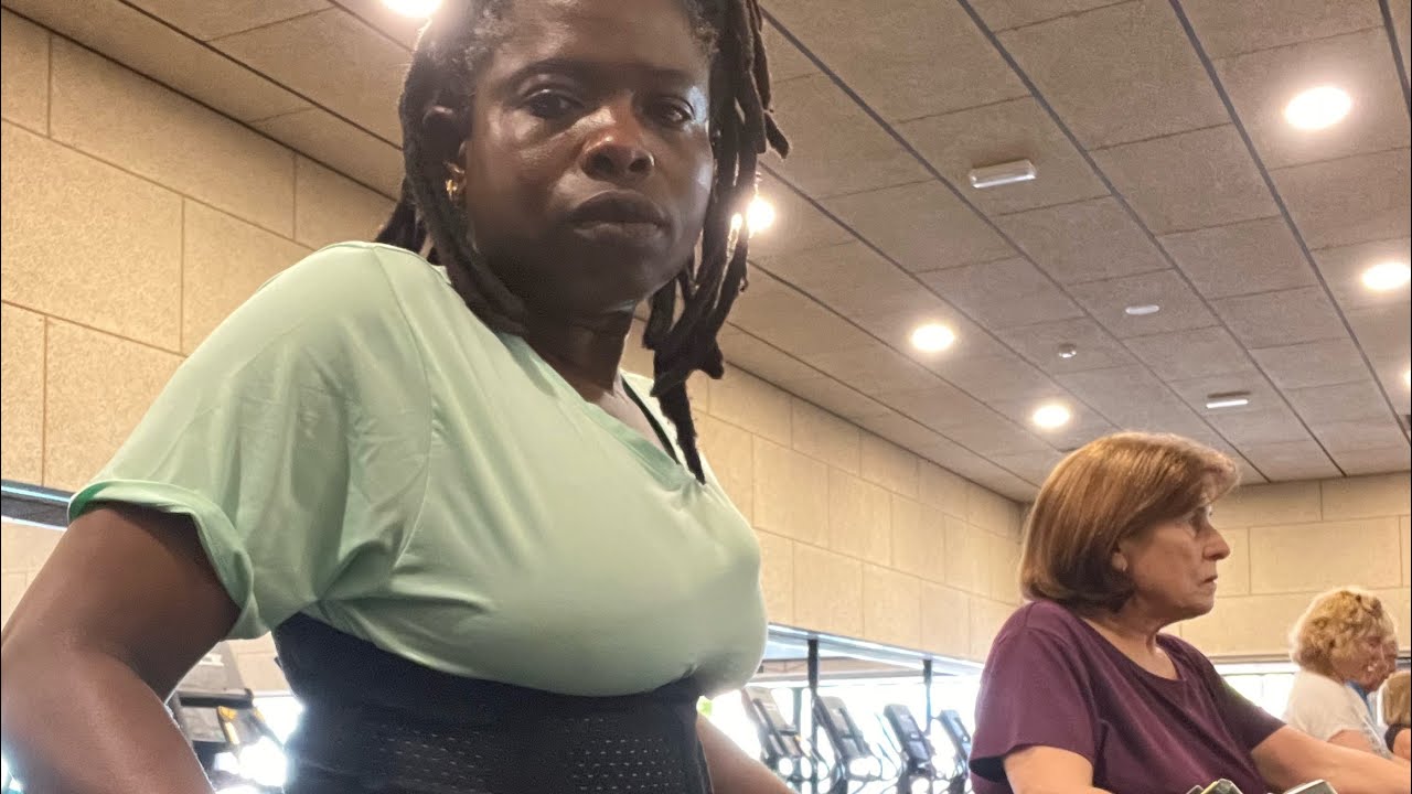 Work out with me // day 10 - YouTube