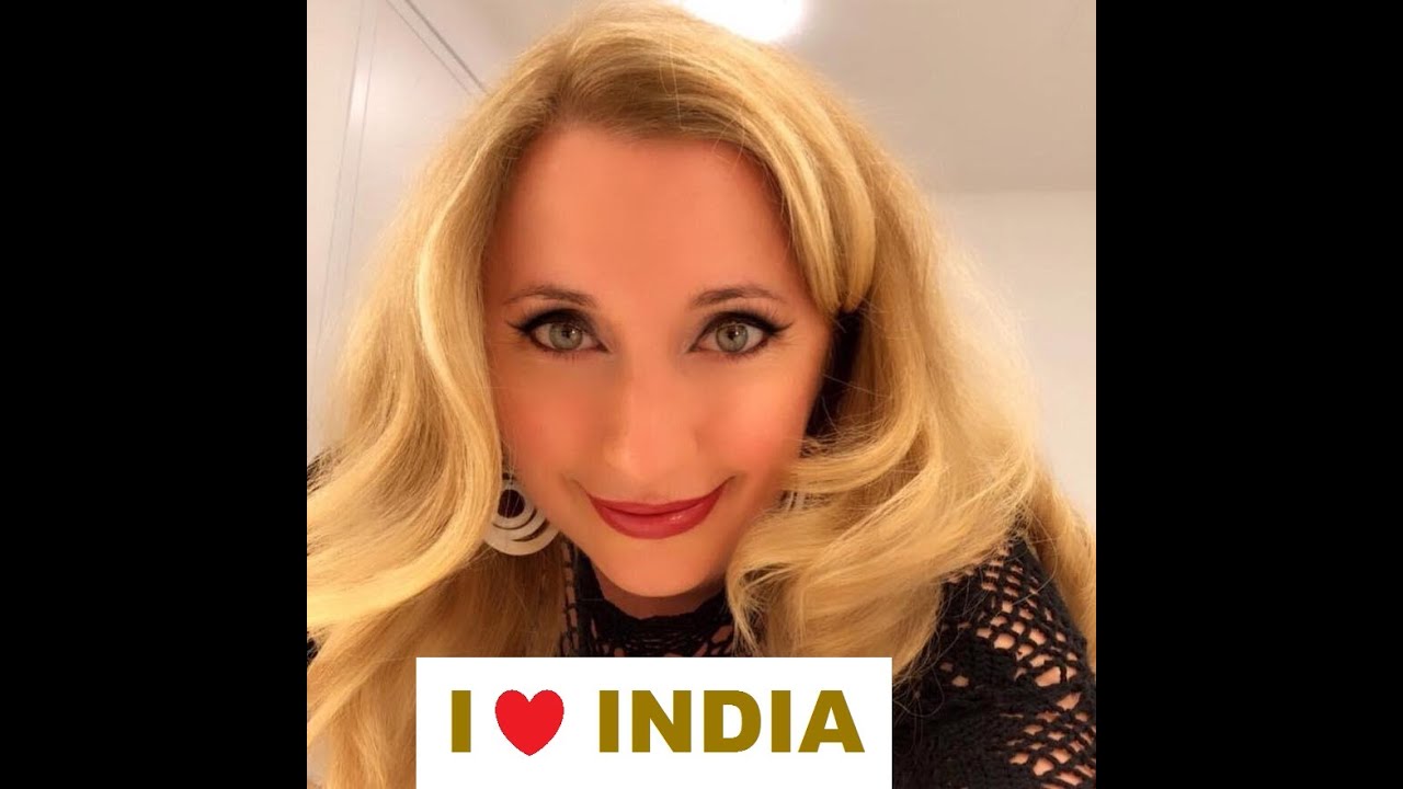 World famous singer Martina dedicates song to India|गायिका मार्टिना ने ...