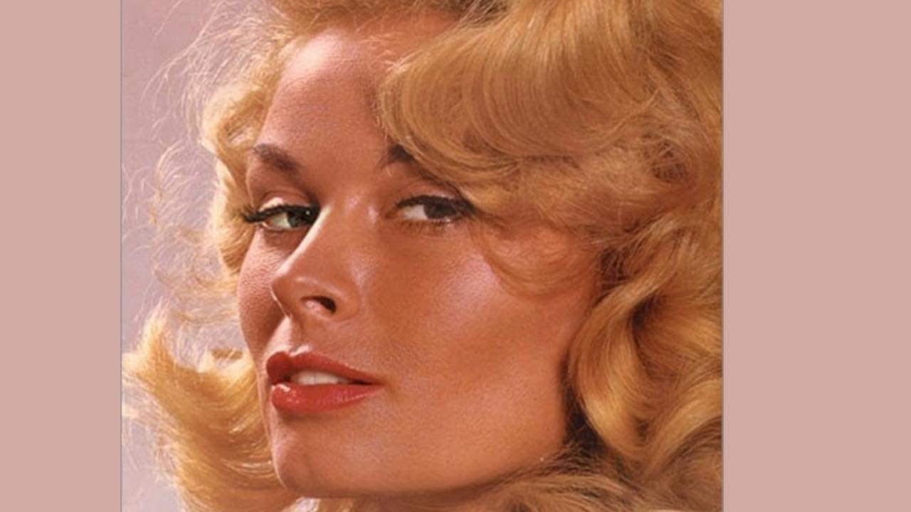 13 Sexy Photos of Irish McCalla - YouTube