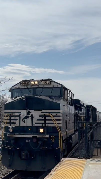 NS 4468 AC44C6M leads NS K76 through Union, NJ with a friendly crew! (3/22/25) - YouTube