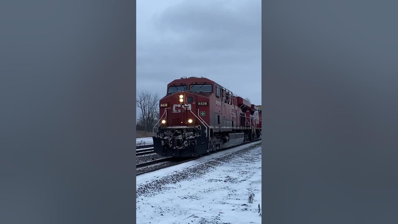 CP 8828 leads a Manifest through Pine Junction - YouTube