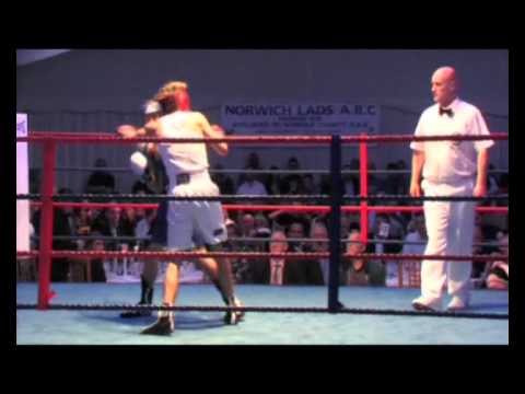 Amateur boxing KO - Rylan Charlton - YouTube