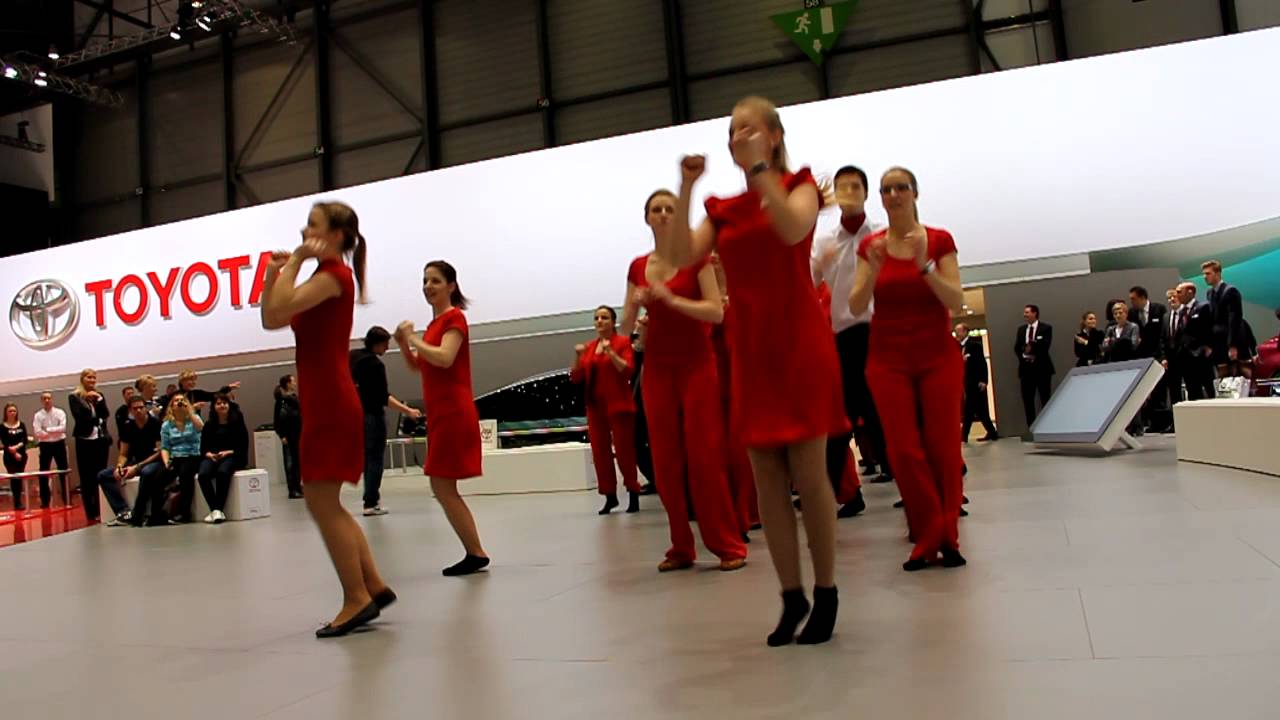 TOYOTA Girls dance @ Geneva Motorshow 2012 - YouTube