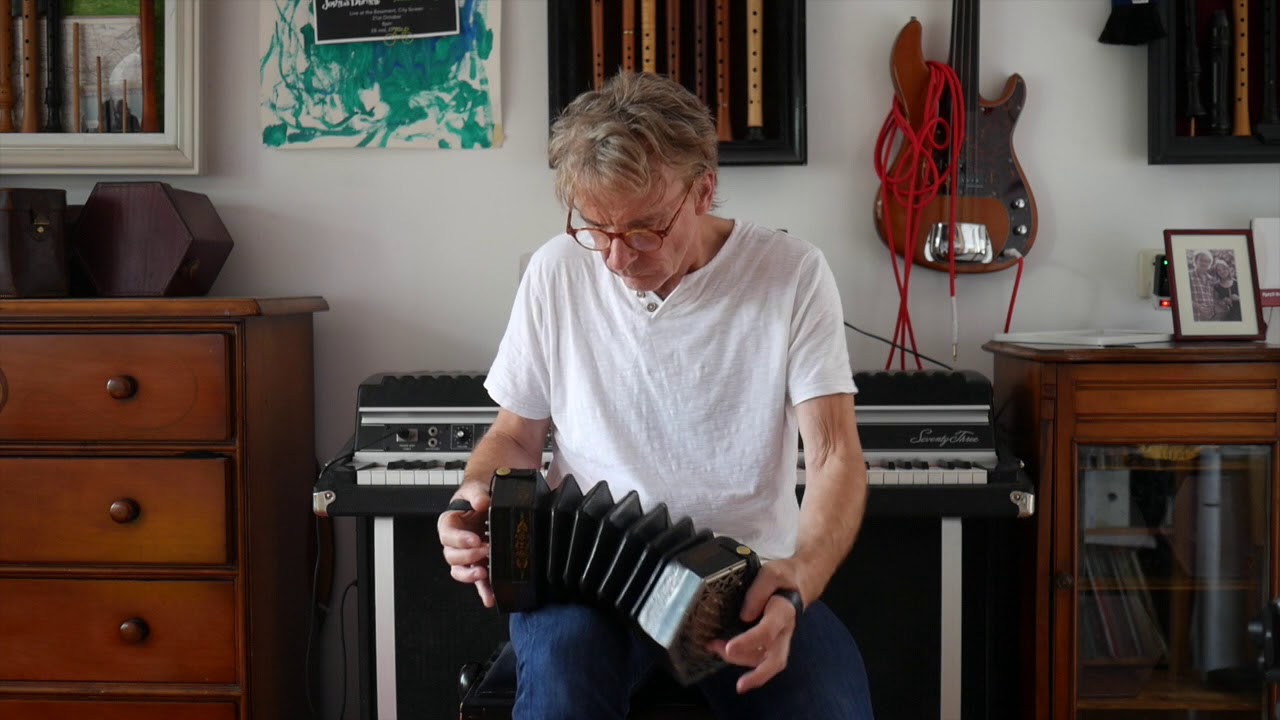 The Buffoon Dance - John Come Kiss Me Now - YouTube