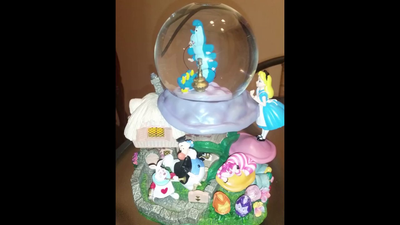 Bola Alicia Disney - Alice snowglobe Disney - YouTube