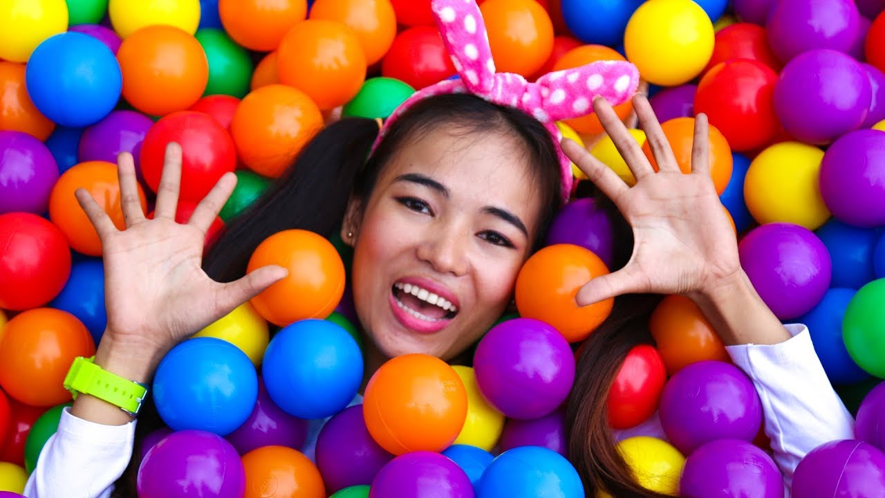 Learn Colors with Balls Finger Family Song - YouTube