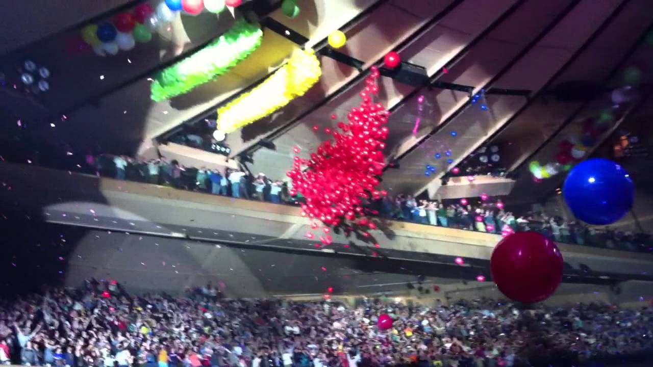 PHISH MSG NYE BALLOON DROP 12/31/2013-2014 - YouTube