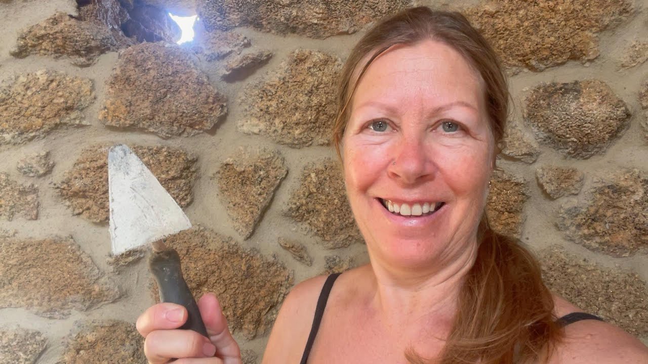REPOINTING WALLS - STONE HOUSE RENOVATION - PORTUGAL - YouTube