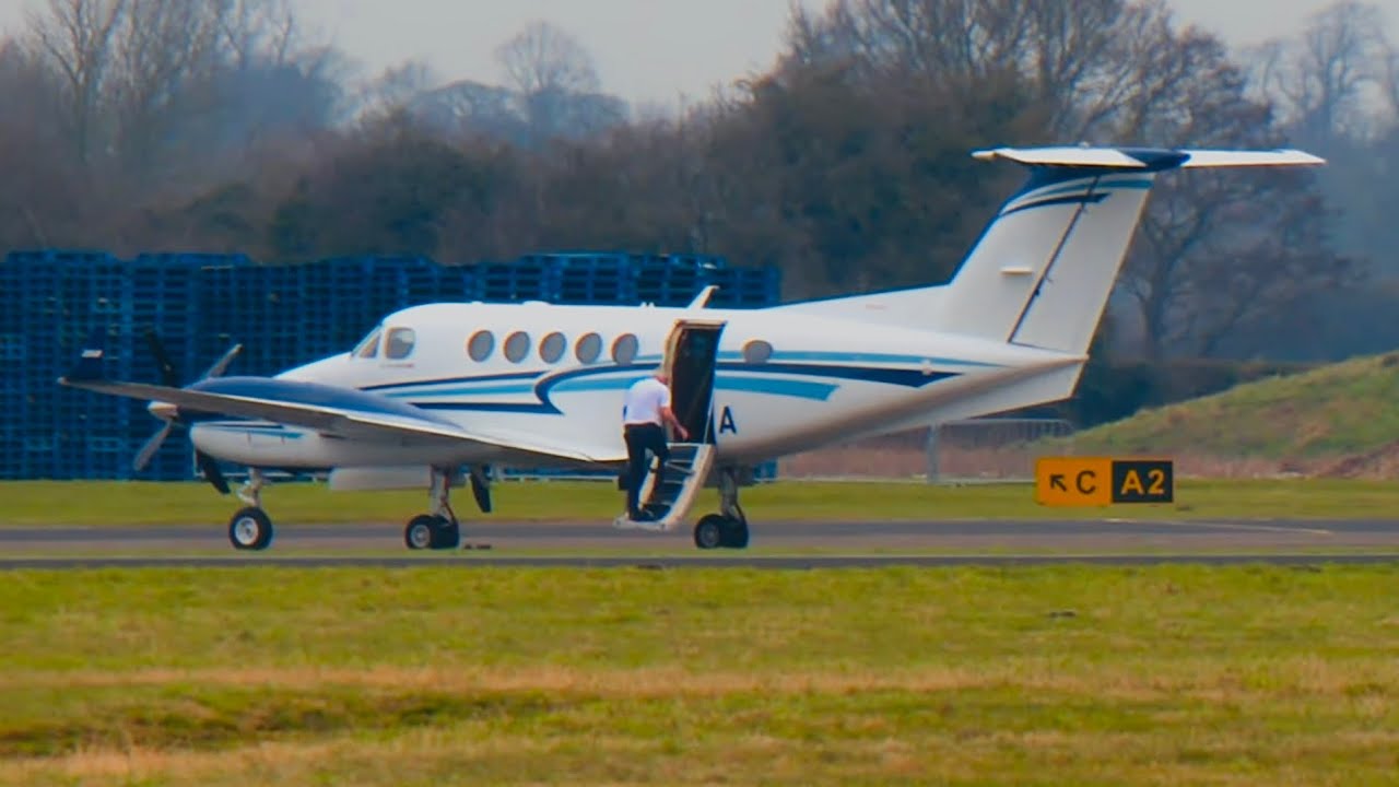 🔴LIVE Leeds East ))- plane spotting - YouTube