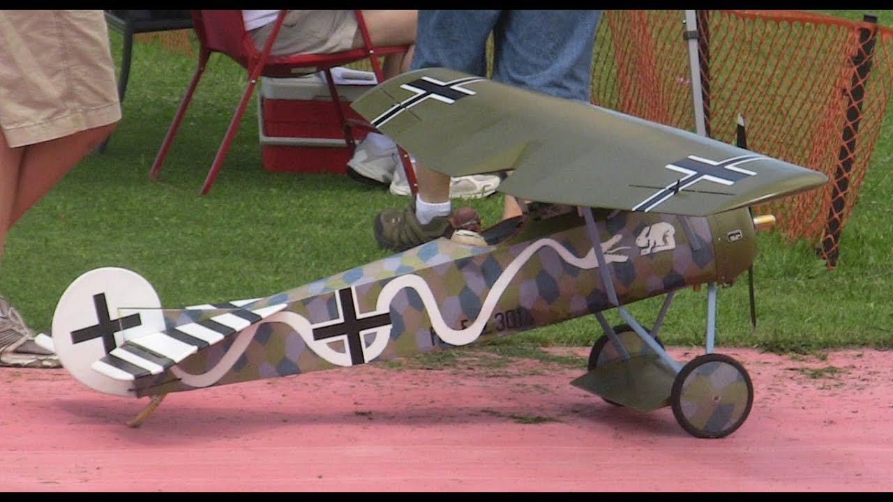 fokker D8 ww1 plane flys at NAMFI 2010 SMMAC - YouTube