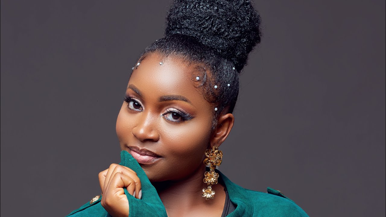 Victoria Djoy - Avec Toi (Clip Officiel) - YouTube