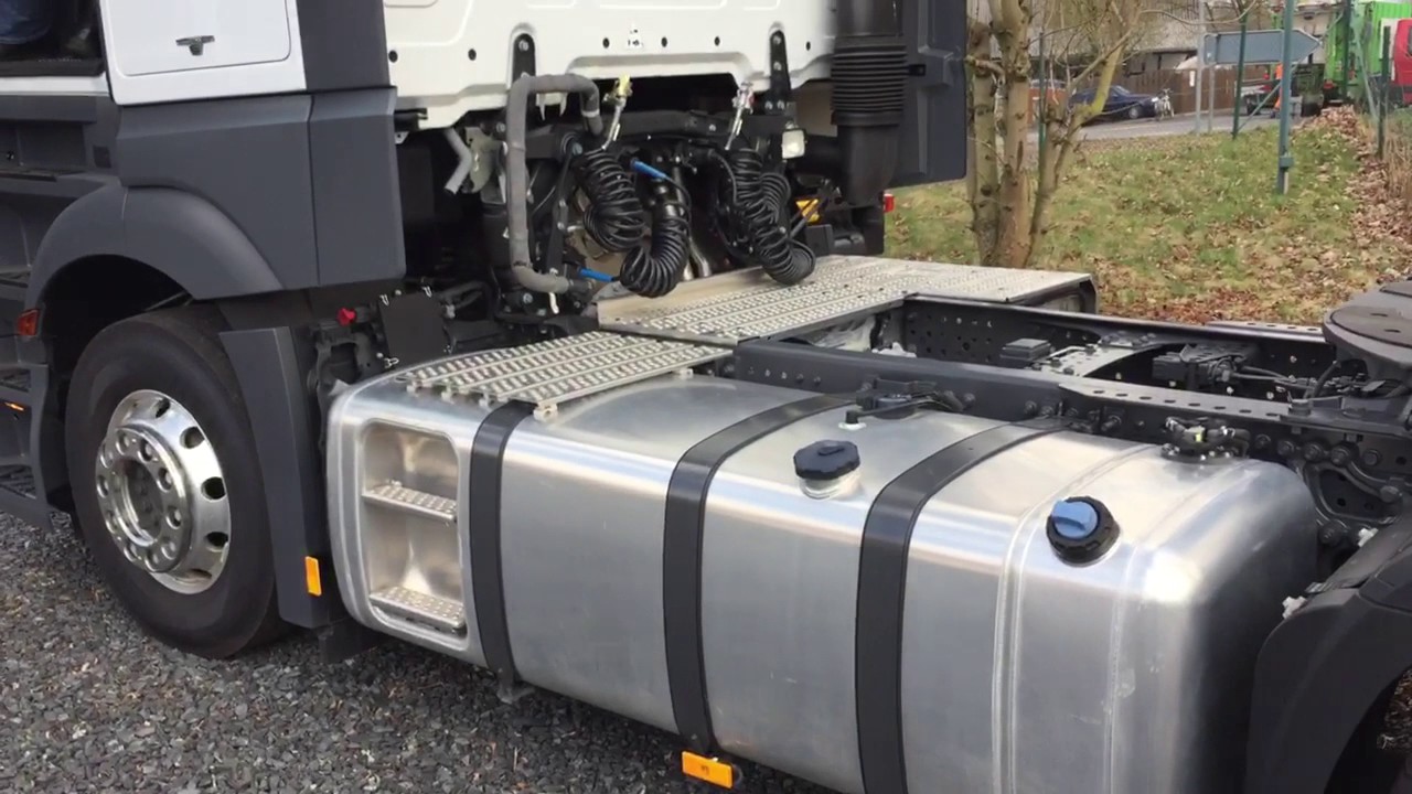 Coldstart Mercedes New Actros 1863 MP4 OM 473 inline six 15.6 litre ...