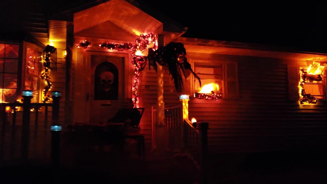 Realistic House on Fire Halloween display - YouTube