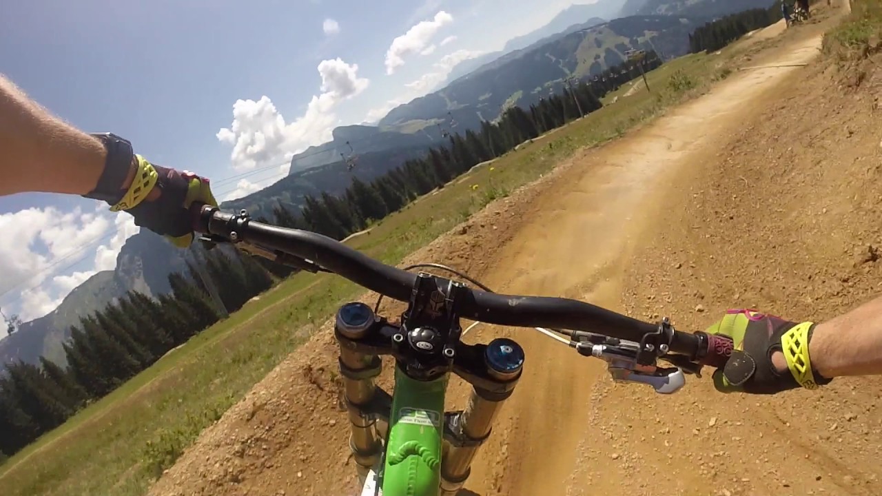 Team Schnizzle Morzine 2016 - YouTube