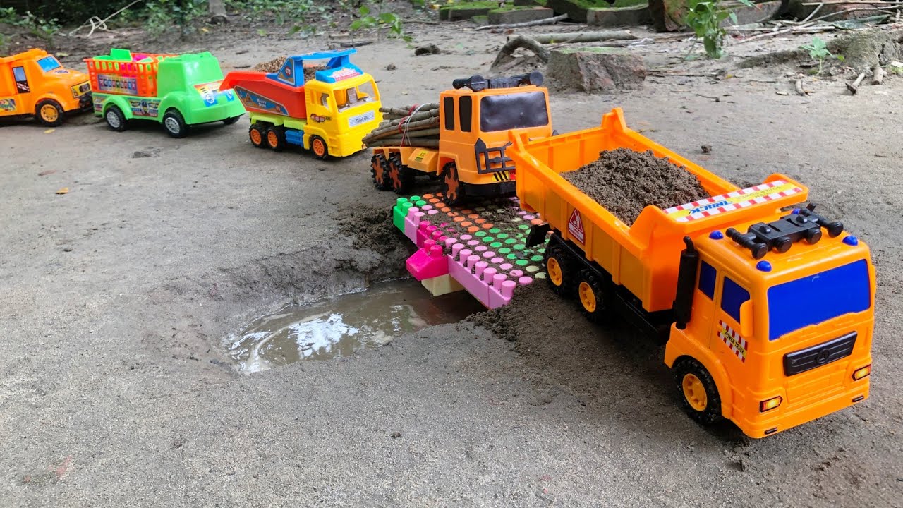 Bridge Construction Vehicles, Carrying Trucks Blocks Bridge - YouTube