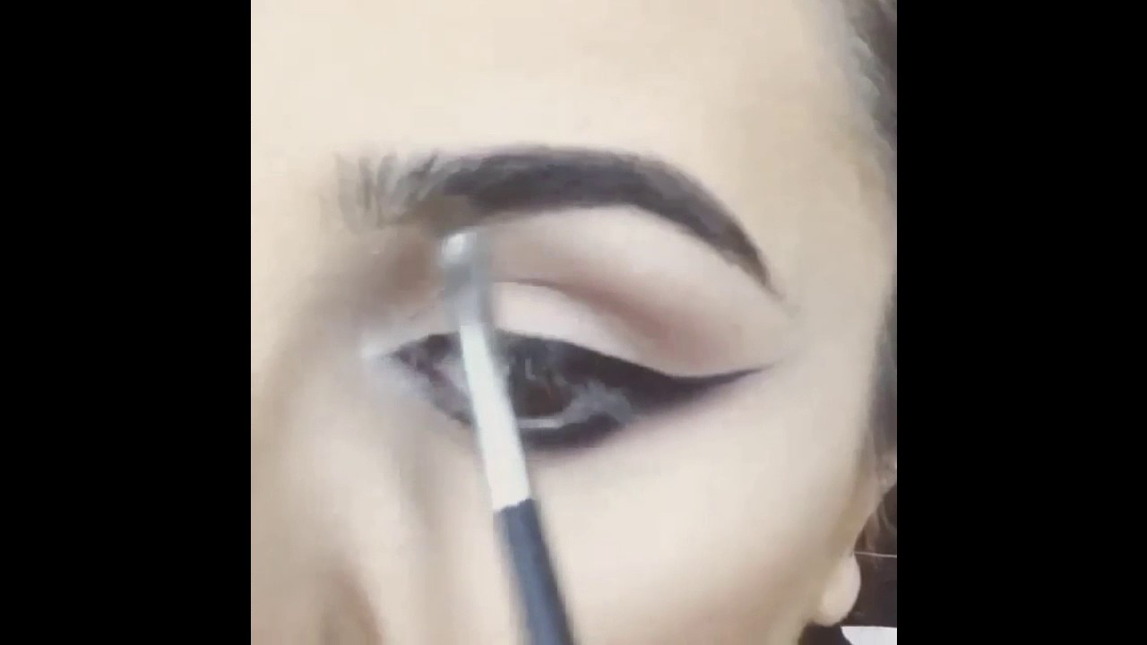 Quick eye wing tutorial - YouTube