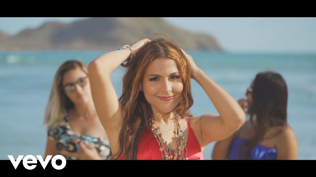 Sofía Blumer - Solita En La Playa - YouTube