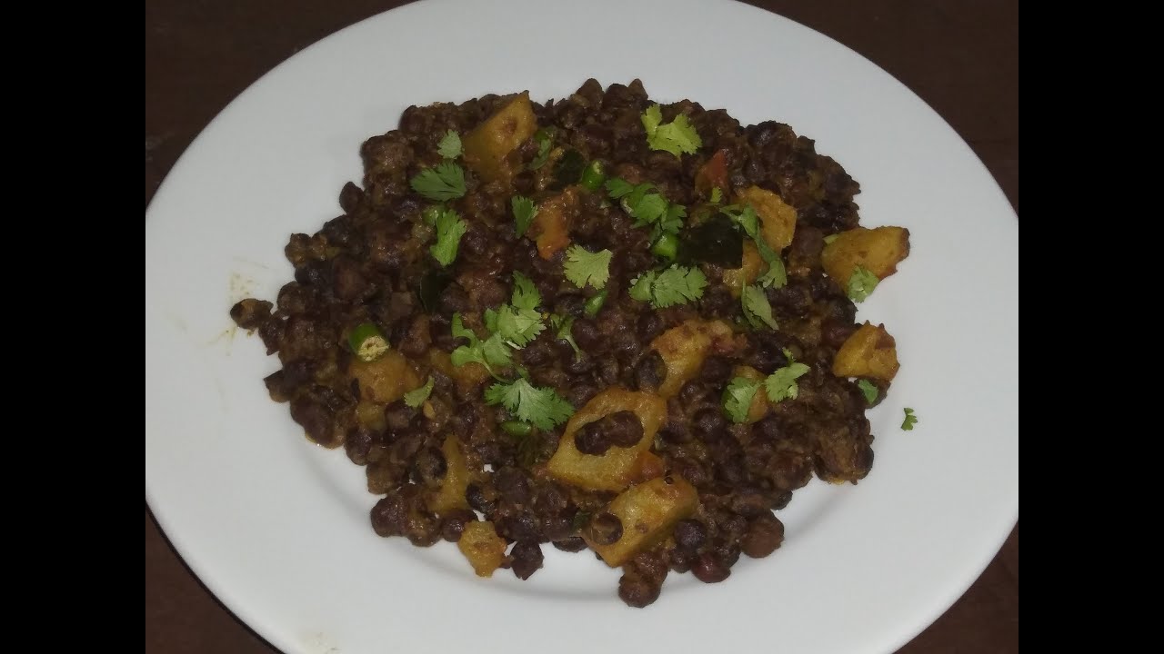 CHATPATAY KALAY CHOLAY || BEST KALAY CHANAY RECIPE - YouTube