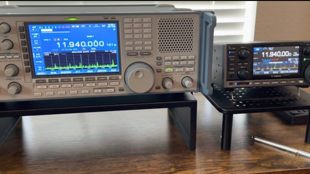 Icom 9500 vs Icom 8600 - YouTube