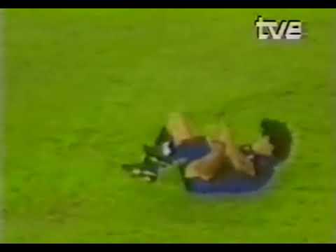 Andoni Goicoechea - jak złamał nogę Maradonie (24 września 1983)