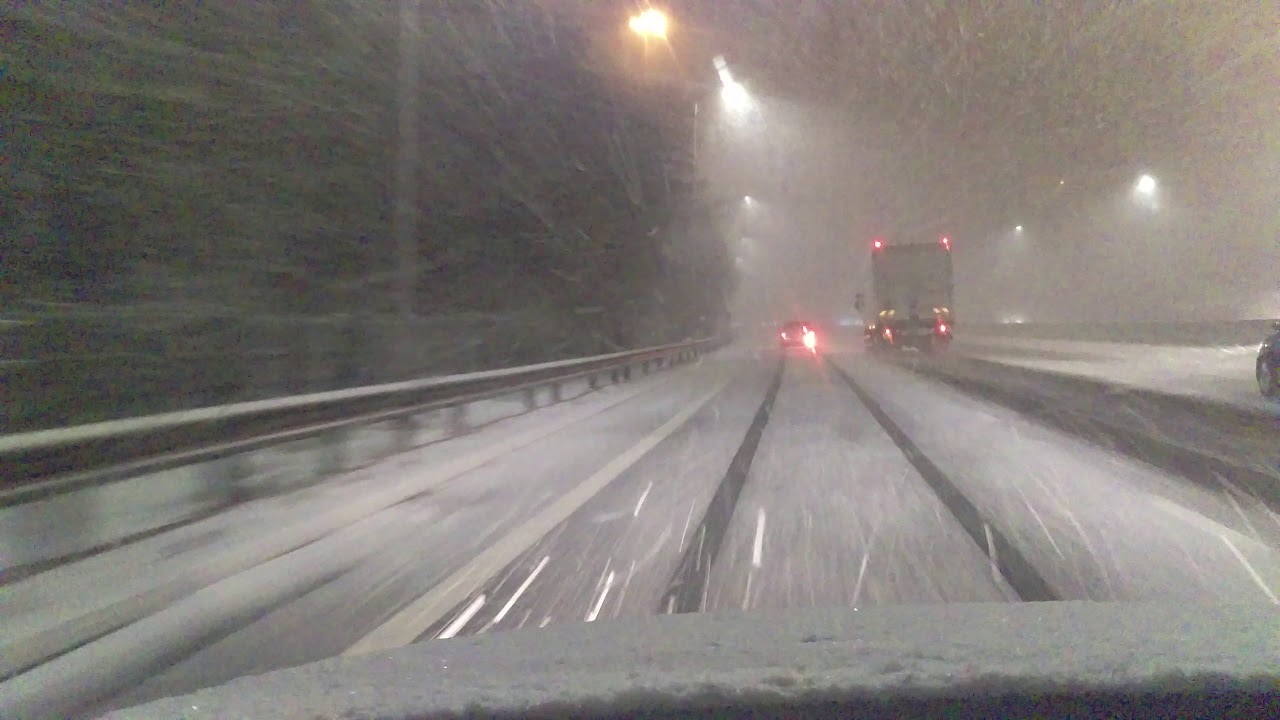 Snow!!!! Heywood M62 J19, UK 11/02/2018 - YouTube