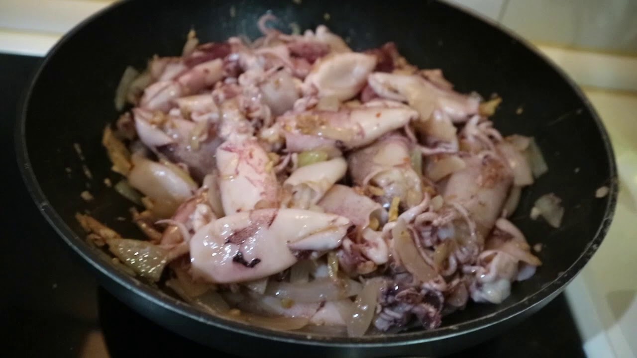 How To Make Squid / Adobong Pusit / Filipino Style - YouTube