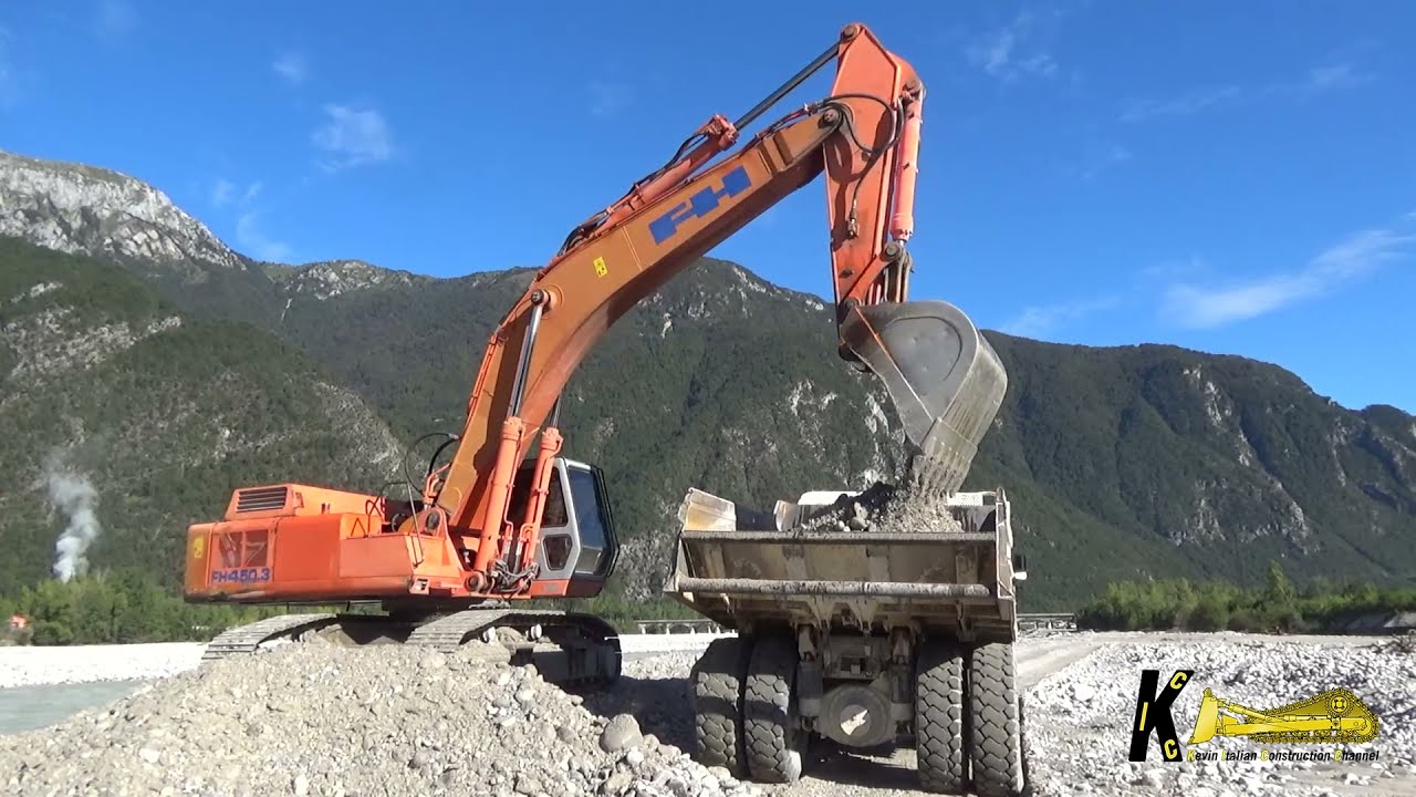 HITACHI 450 EXCAVATOR Digging and Loading Gravel - YouTube