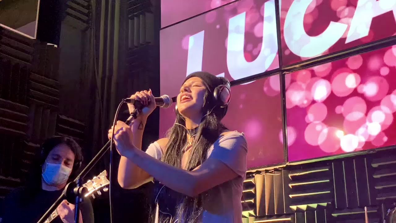Amanda Lucano Live Stream desde el Rock and Pez - YouTube