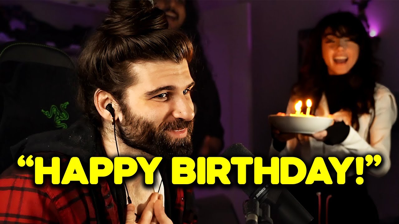 Bonnie and Esfand Sings🎵"Happy Birthday" to Wake - YouTube