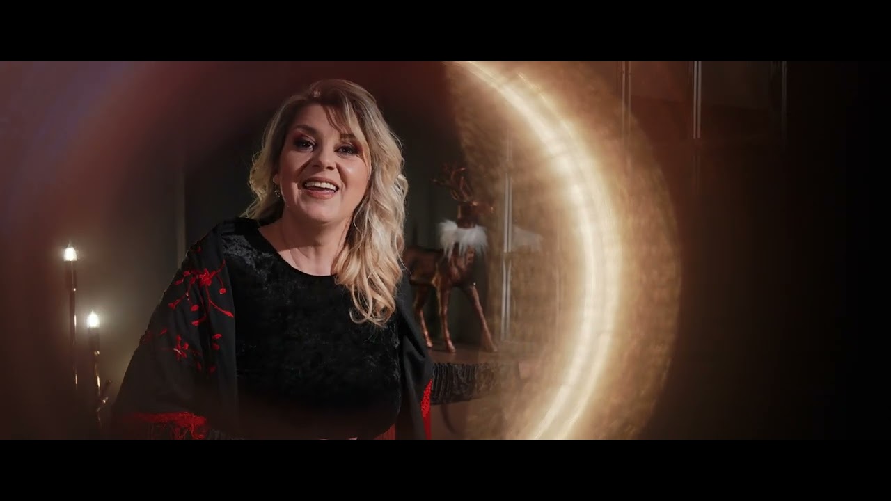 Mihai Gabriela -Cover "E vremea colindelor "Mix-Master -Alexandru Micu ...