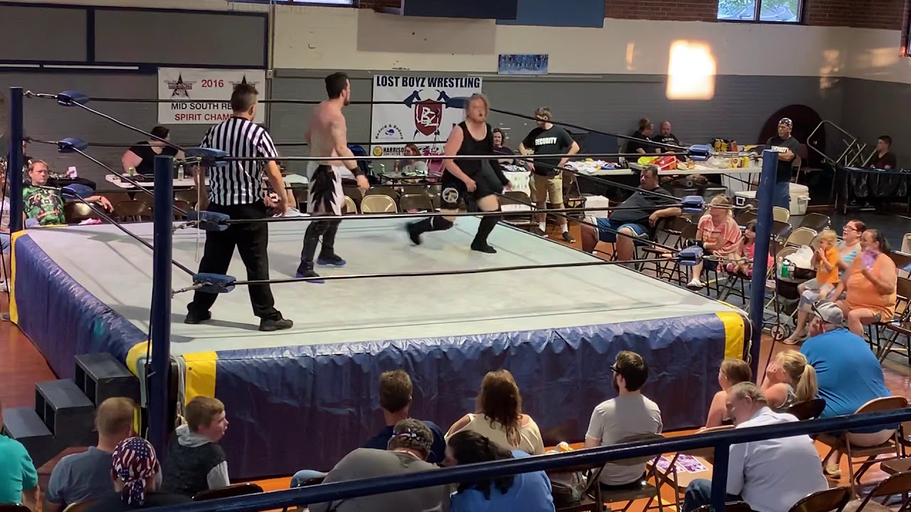 Chance Rizer vs Christian Cross - YouTube