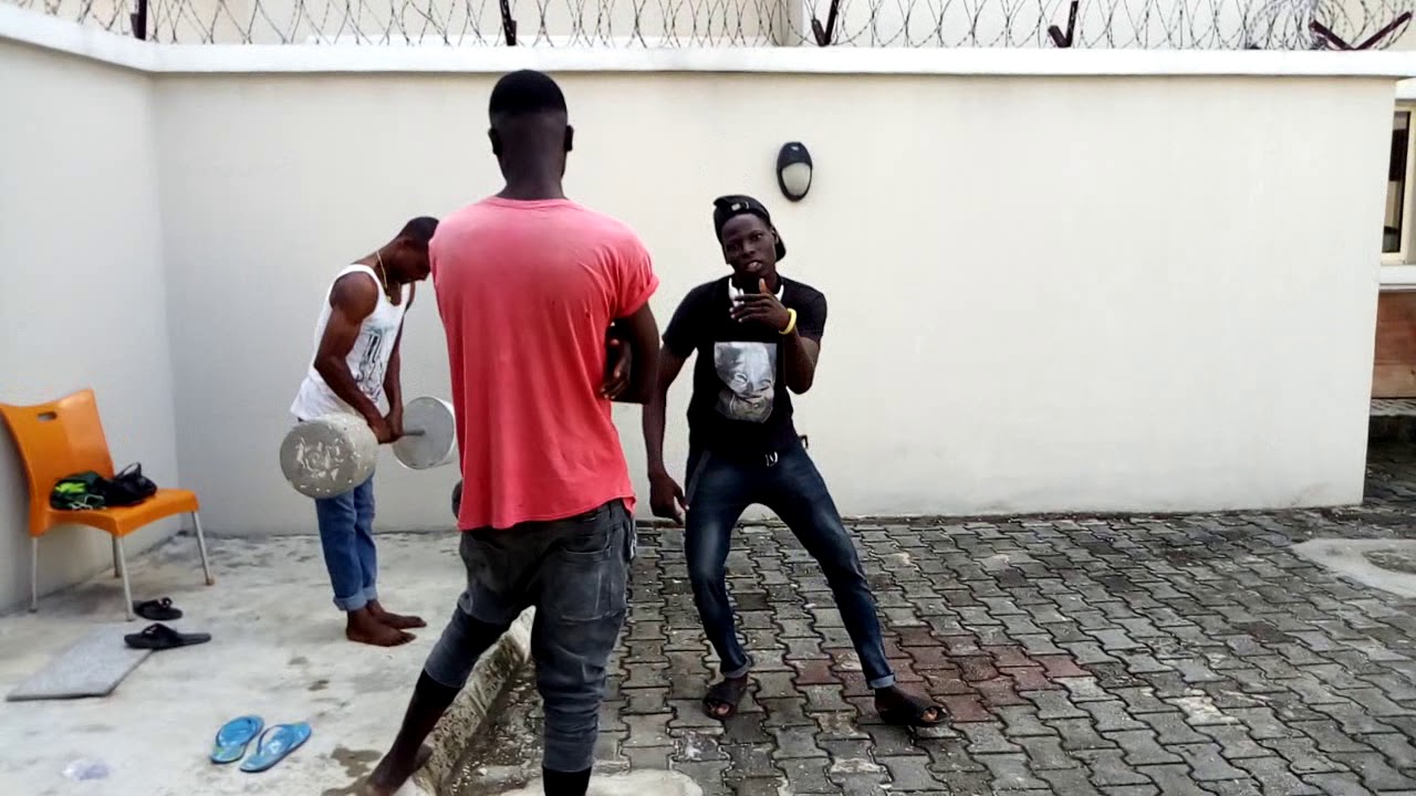 How young boy he they scatter dance - YouTube