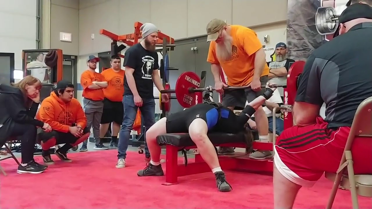 Lisa Fahy - 215 lbs bench press national record single ply shirt - YouTube