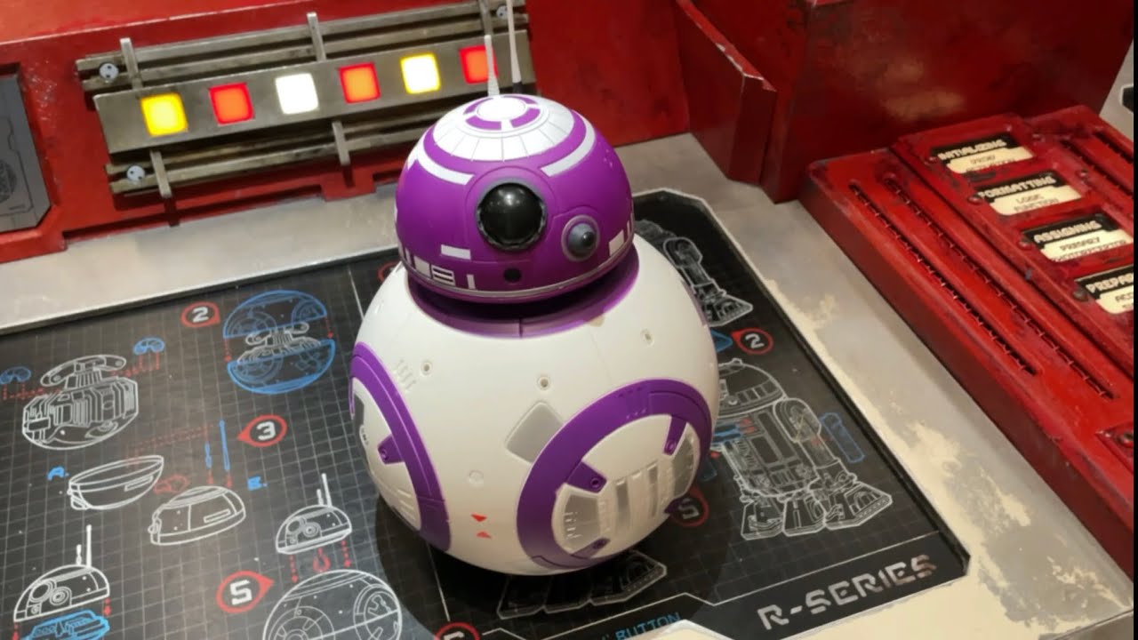 Building a BB-Unit at Disney’s Galaxy Edge - YouTube