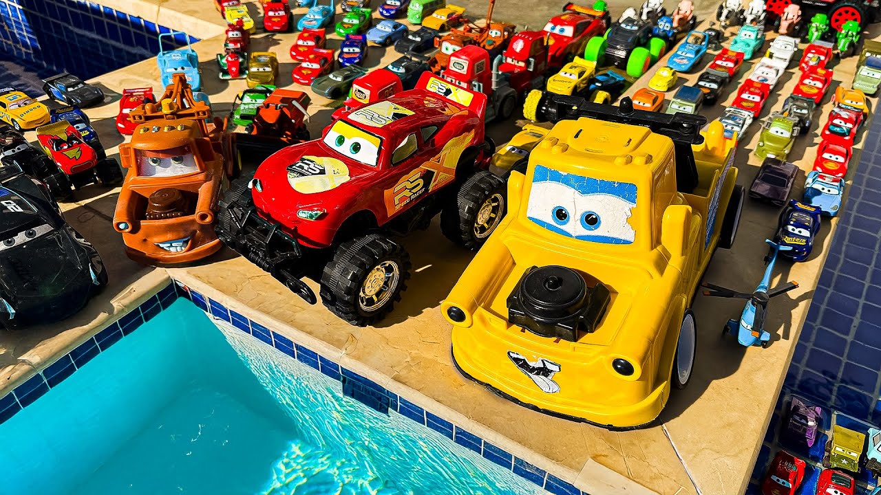 Disney Pixar Cars falling into deep pool, Lightning McQueen, Tow Mater ...