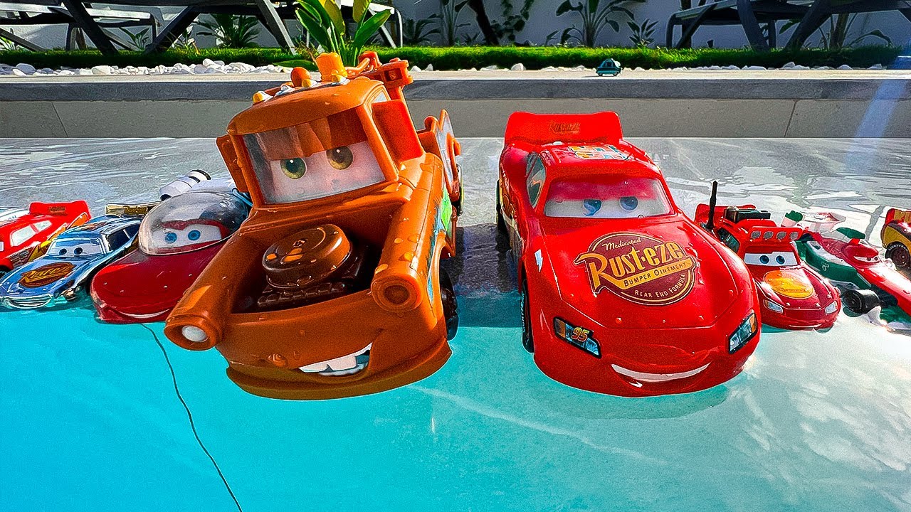 Disney Pixar Cars falling into deep pool, Lightning McQueen, Tow Mater ...