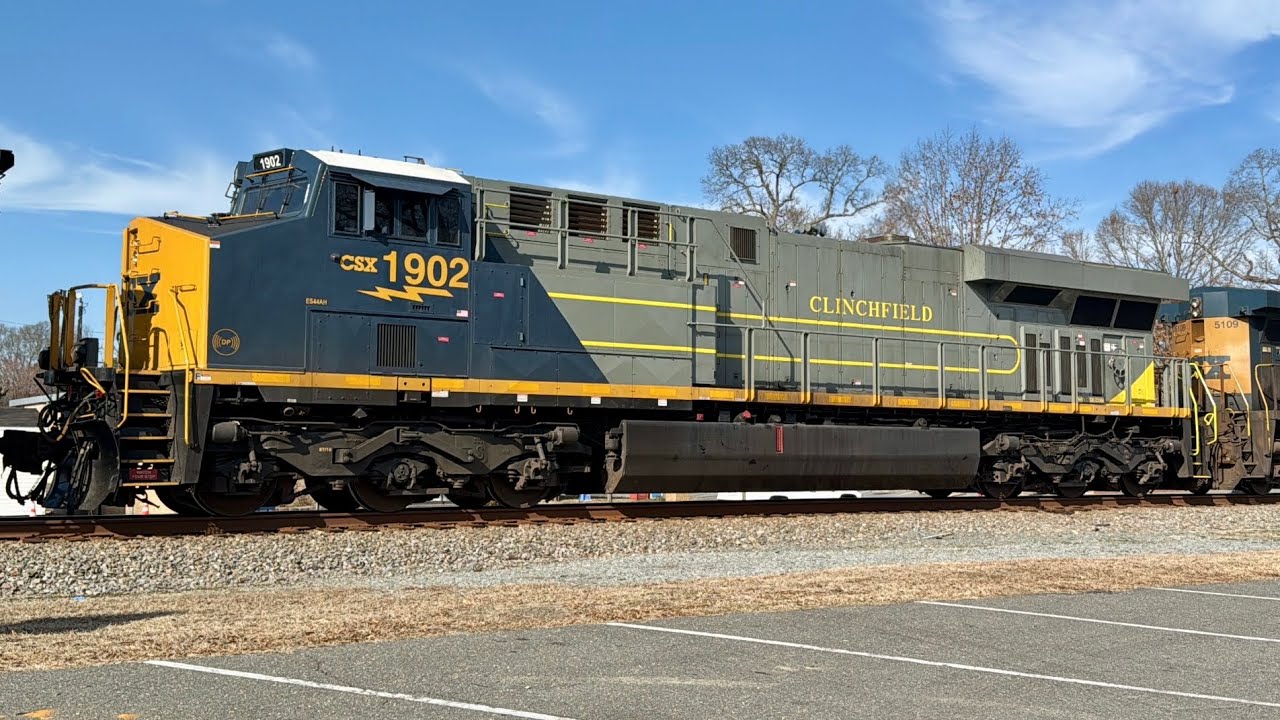 Clinchfield 1902 Trails on CSX E371 - YouTube