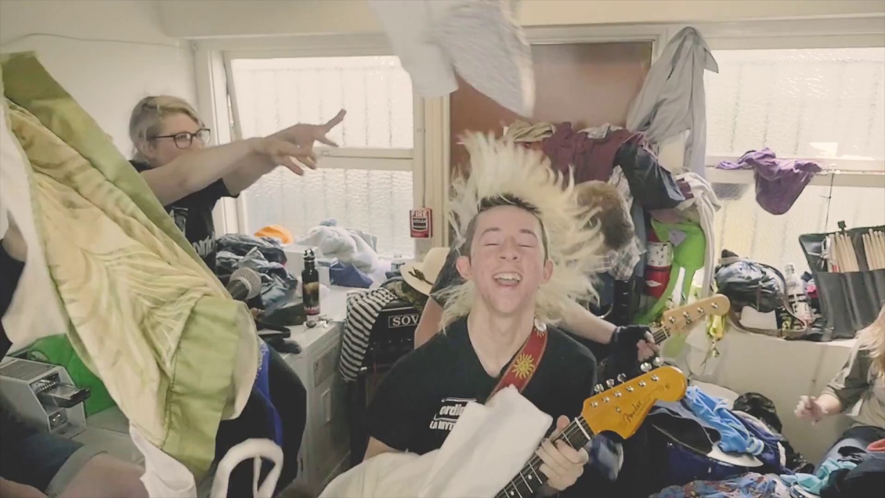 Forget It. - No Clean Clothes OFFICIAL MUSIC VIDEO - YouTube