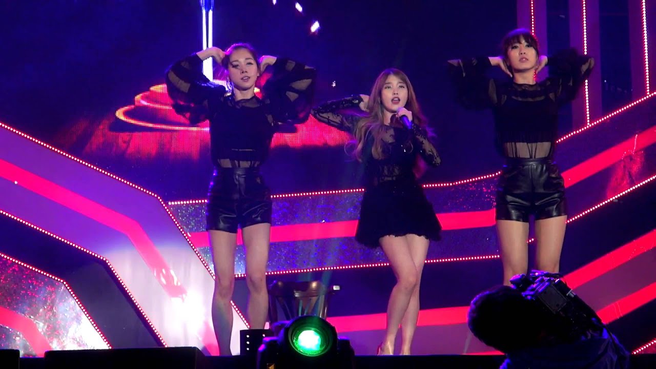 [직캠] 아이유 - 분홍신 (IU - The red shoes) 13.10.13 - YouTube