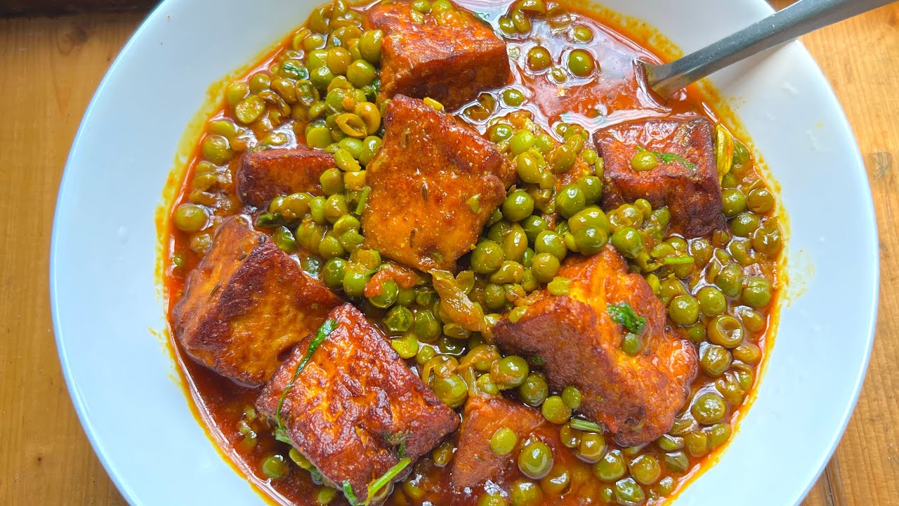 Kashmiri style Mattar paneer recipe|Mattar te chaman|Peas and cottage cheese recipe. - YouTube