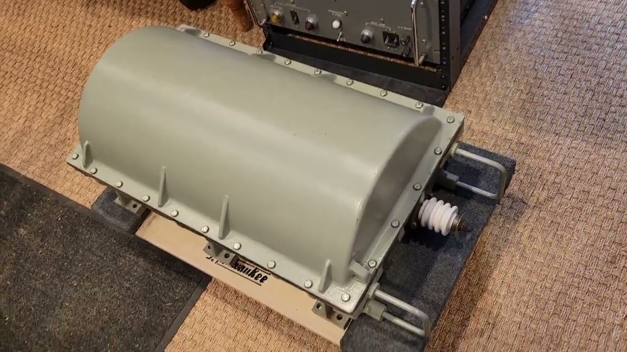 Harris RF-2601 1KW Antenna Coupler (Part 1) - YouTube