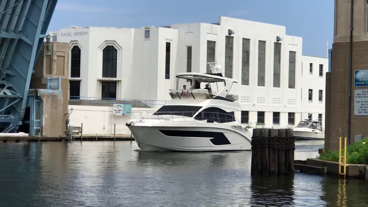 2018 Sea Ray 520 Fly Sport Yacht in Michigan City, IN - YouTube