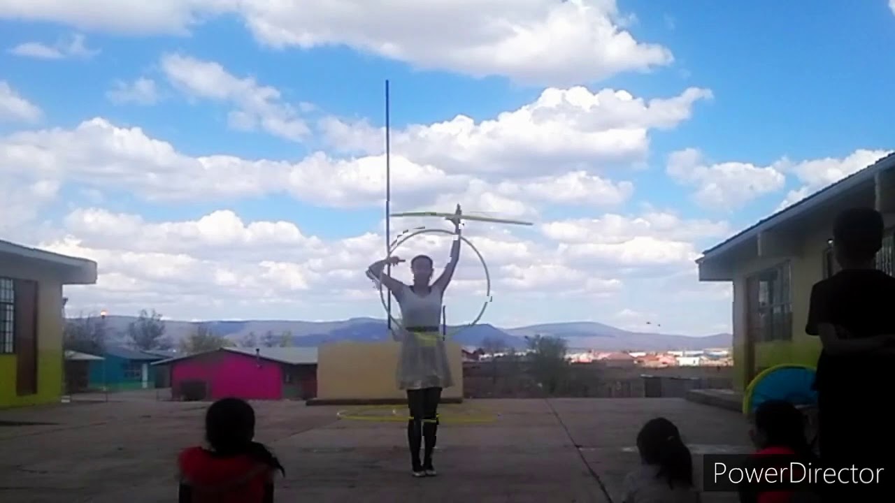 Hula hoop shower LADYALIN en FIJAC 2018 by alin - YouTube