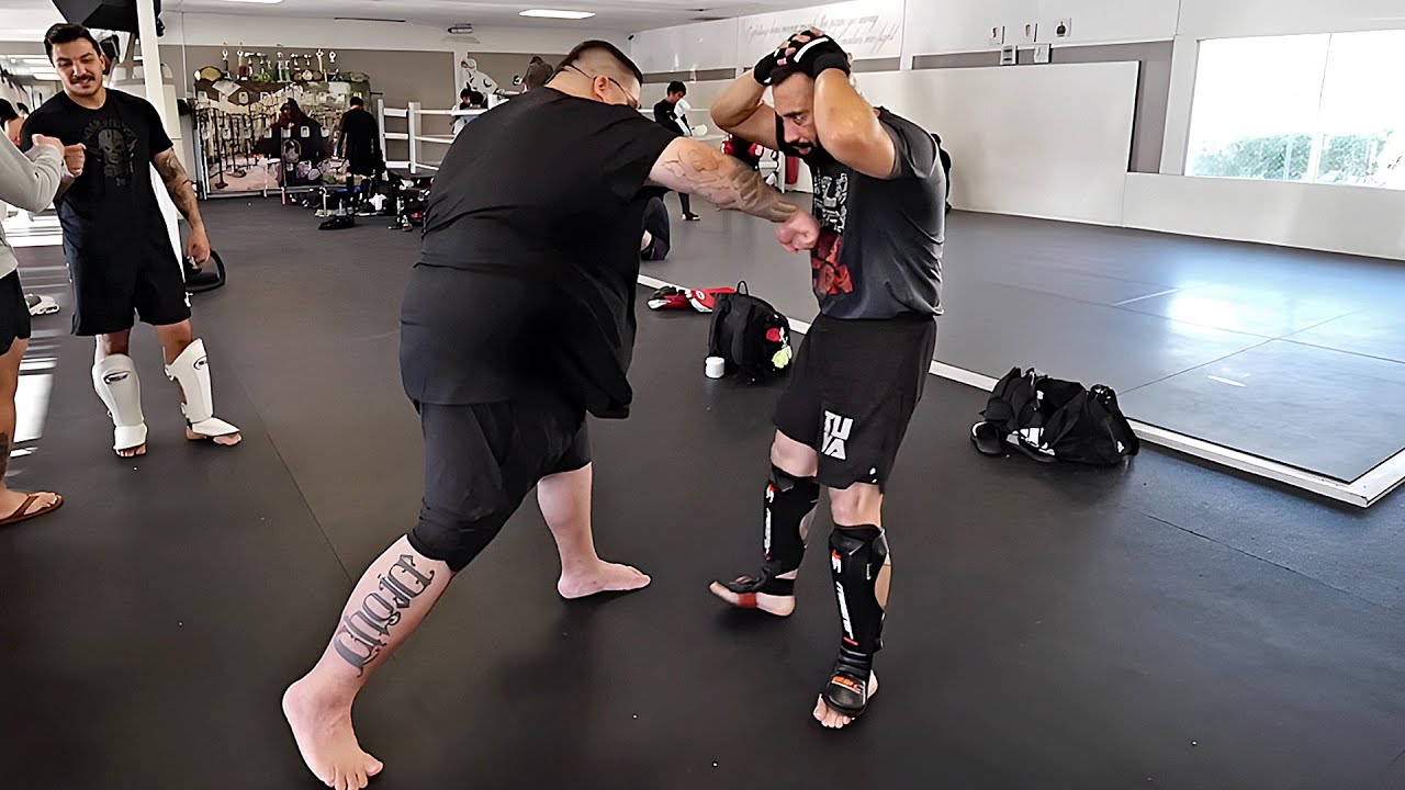 Took 1 Body Shot From The Guy!! | MMT Fitness - YouTube