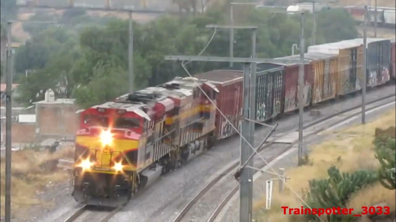 Tren de KCSM serpenteando en las curvas de La Cañada, Querétaro! - YouTube